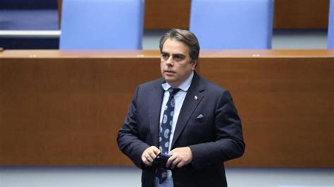 Асен Василев Слави Трифонов да не дава акъл по финансова политика България Dariknews Bg