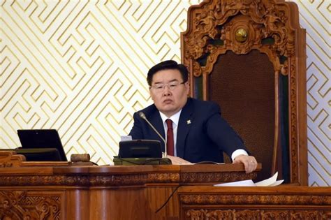 Чуулган Үндсэн хуулийн нэмэлт өөрчлөлтийн төслийг хэлэлцэж эхэллээ