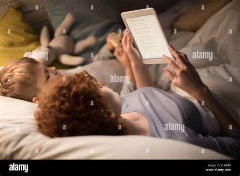 Histoire Mere Et Fils Au Lit Aper U Historique