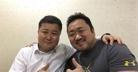 Sns] 마동석 범죄도시 실제 주인공과 인증샷 공개