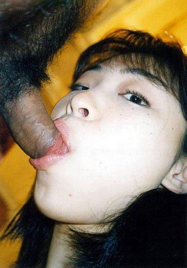 Foxy Oriental Babes Deliver Some Amazing Fellatios 12 Photos