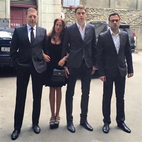 მაკა ასათიანის ვაჟის ნიშნობა ფოტოკოლაჟი კვირა