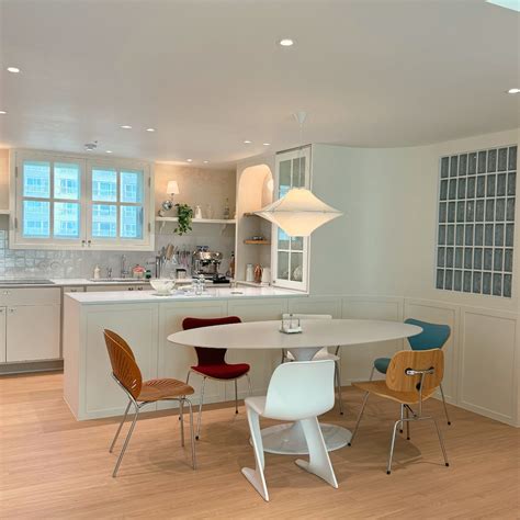 세련된 선 처리와 가구 배치까지 유니크하게 완성한 신혼집 라이프스타일 슈퍼앱 오늘의집