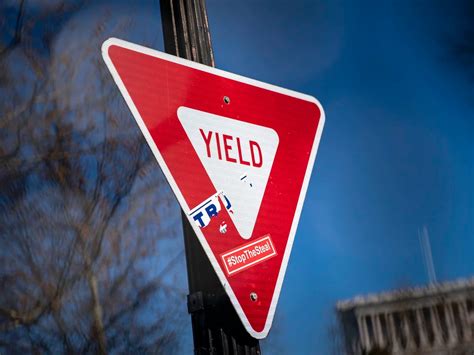 The Inverted Yield Curve Is Screaming Recession Audioecon