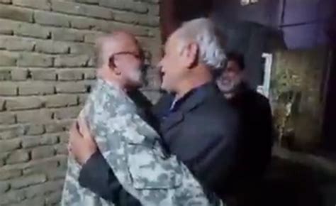 سعید قاسمی در خانه روح‌الله عجمیان هر کی چرت و پرت گفت تو دهنش می‌زنیم