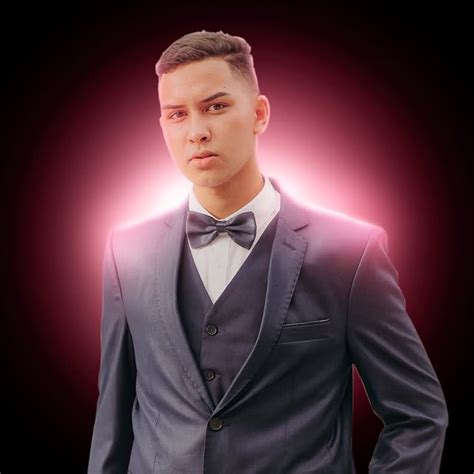 Lucas Andrade Lucasandradeofficial • Threads Say More Lucas Andrade Lucasandradeofficial • Threads Say More