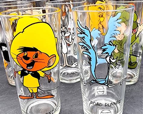 Vintage 1973 Looney Tunes Pepsi Collector Glass Tumblers Or Barware