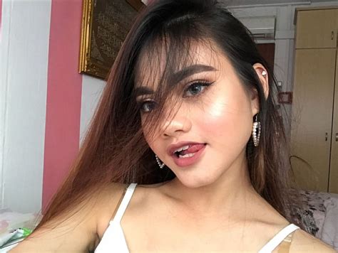 Pretty Singapore Malay Babe Babeing At ITE Follow Her On Instagram Pretty Dress To Impress