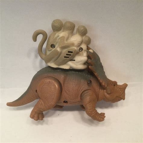 2000 Disneys Dinosaur Movie Plio Zini Suri Yar Lemurs Riding Eema