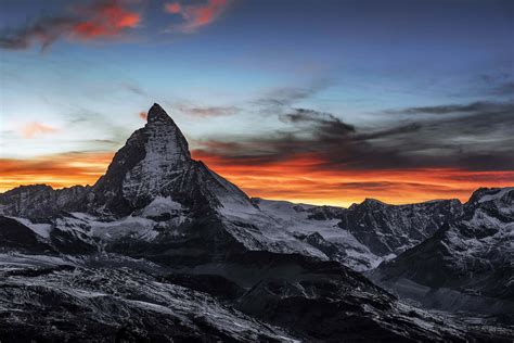 The Matterhorn Under A Cloudy Sky Wallpapers Top Free The Matterhorn