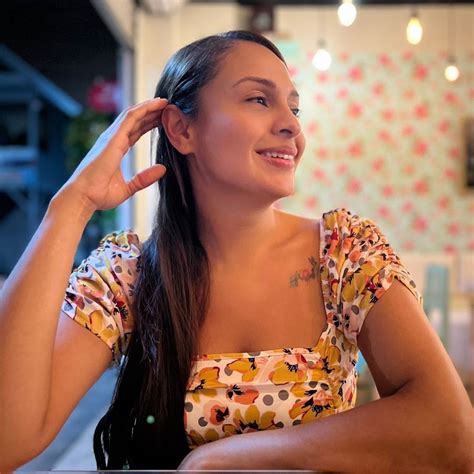 Carolina Sequeira Youtube