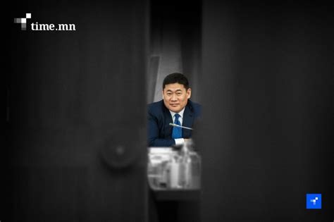 Судлаач Ч Сумъяа Л Оюун Эрдэнийн Хятадад хийх айлчлал нь дотоод улс төрийн эгзэгтэй үетэй