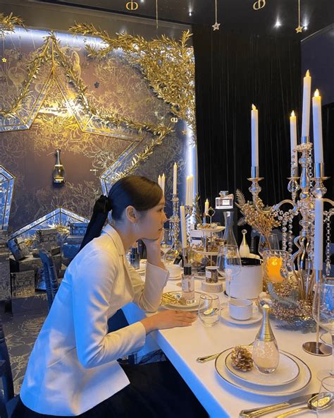 디올 팝업스토어 김연아 인스타 연예이슈 수다방 네모판