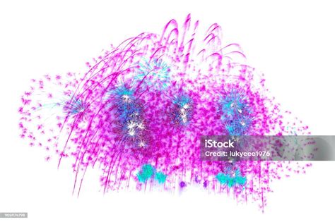 아름 다운 골드 스파클 불꽃 행복 축 하에 대 한 화려한 불꽃놀이 새 해와 고립 된 백색에 메리 크리스마스 배경 12월 31일에