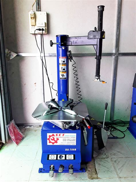 ลิฟท์ยกรถ เครื่องถอดยาง เครื่องมือช่างยนต์ทุกชนิด ราคาถูก แบรนด์ Sᴄᴛ Added ลิฟท์ยกรถ