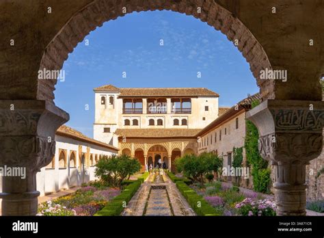 Generalife Palace Generalife Gardens Islamic And Mudejar Architecture