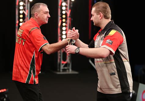Gilding Strikes Gold To Stun Van Gerwen And Clinch Uk Open Glory Pdc