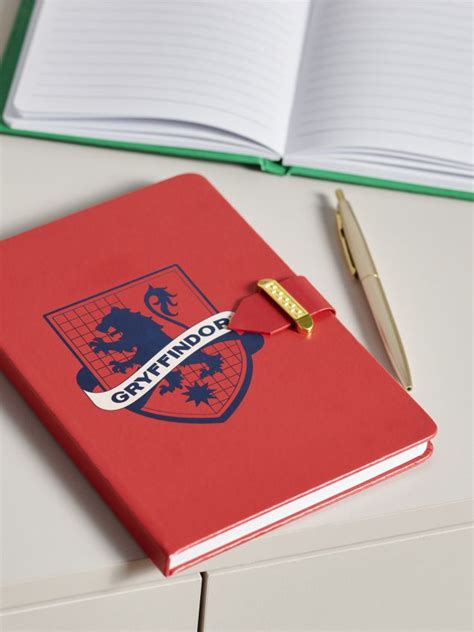 Блокнот формату А5 Harry Potter Колір червоний Sinsay 108bq 33x