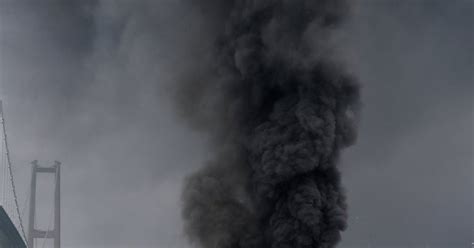 울산 선박 화재 치솟는 화염과 연기