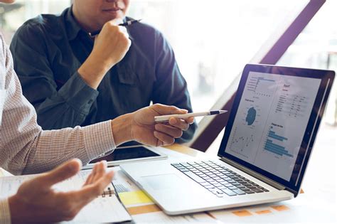 Kpis Vs Metrics Learn To Measure Performance And Success Business