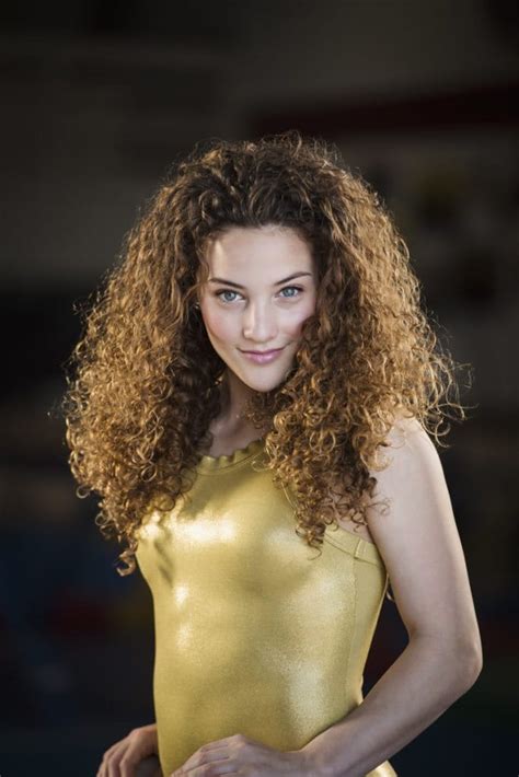 Youll Have To See To Believe The Things Sofie Dossi Can Do