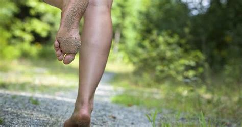 9 Health Benefits Of Going Barefoot Kk Five Fingers