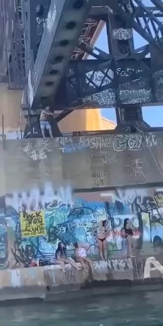 Oof Meme By Esmeria Memedroid