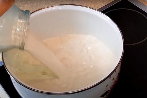 როგორ მოვამზადოთ მოხარშული შესქელებული რძე სახლის პირობებში კარაქის გარეშე