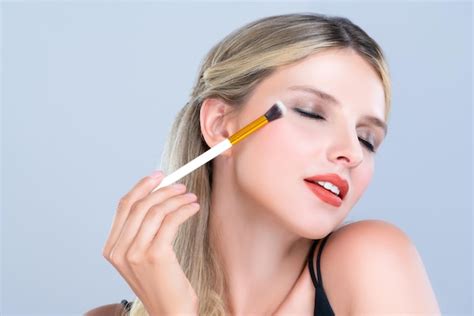 Premium Photo Closeup Beautiful Girl With Flawless Applying Alluring