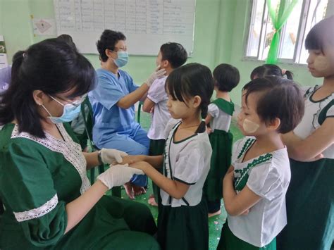 တောင်ဥက္ကလာပမြို့နယ် အမှတ် ၁၇ အခြေခံပညာမူလတန်းကျောင်း၌ ကျောင်းသား၊ က