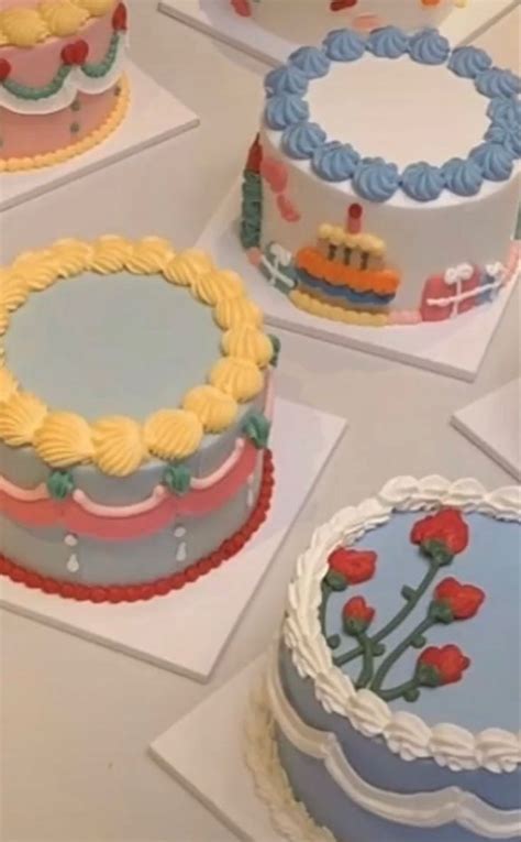 Minimalist Cakes