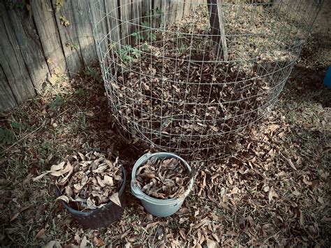 DIY Build An Easy Backyard Compost Pile