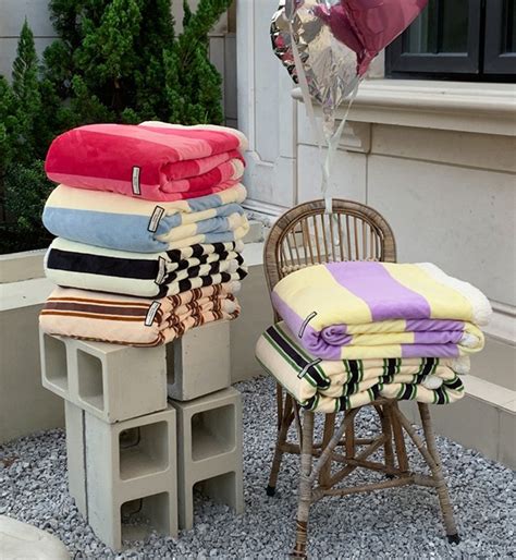 아라주오 따뜻한 램스울 스트라이프 블랭킷 극세사 담요 6color 캠핑 감성 담요 차박 무릎담요 위시버킷