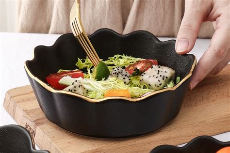 접시·플레이트 매트 블랙 골드라인 플라워 접시 볼 8인치 오늘의집 쇼핑