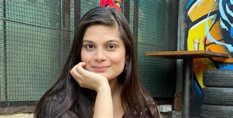 Srishti Dixit Phone Number House Address Email Id Contact Details