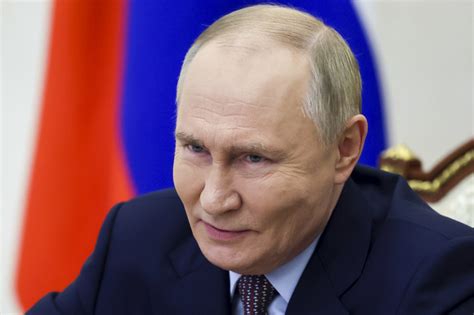 Владимир Путин празнува 72 ия си рожден ден в работен режим