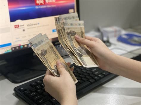 អ្នកជំនាញស្នើឱ្យពលរដ្ឋកុំ«ខ្ចីលុយតាមអនឡាញគ្មានអាជ្ញាបណ្ណព្រោះប្រឈមហានិភ័យខ្ពស់ សុីសុីថាមស៍