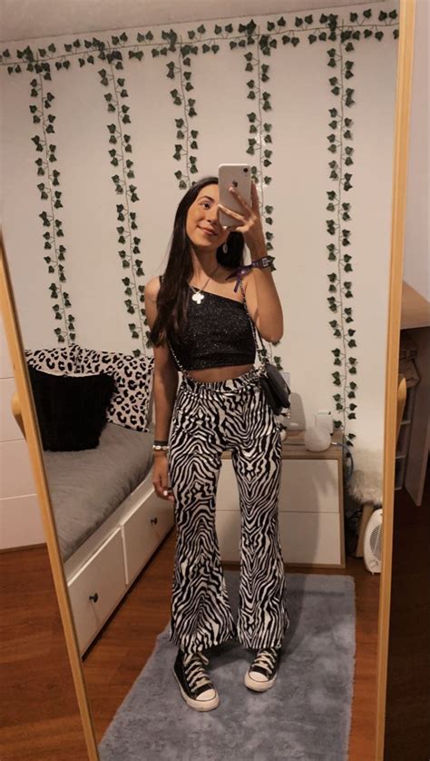 Pin Von Laura ⚡🫨 Auf Roupa ️‍🔥