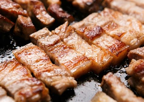 [지식 1스푼] 소고기는 날로 먹어도 되고 돼지고기는 익혀 먹어야 하는 이유는 데일리팝