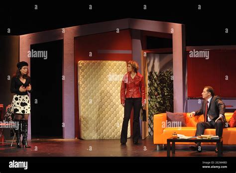 Raphaelle Cambray Anne Richard And Pierre Arnaud Juin During The Curtain Call Of Le Matelas