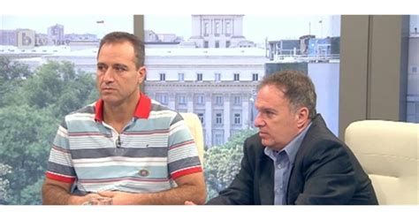 Мохамед Ибрахим Сирийците бягат от войната а не от режима на Асад