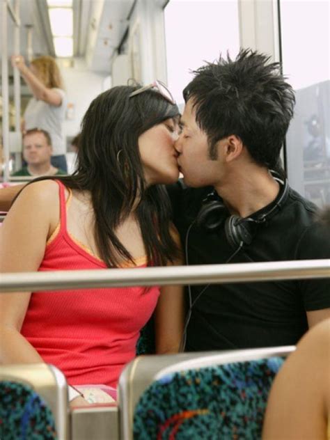 10 Signs Of A Serious Relationship