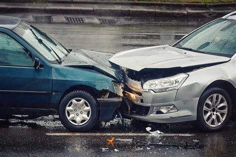 Who Is At Fault In A Head On Collision Legalfinders