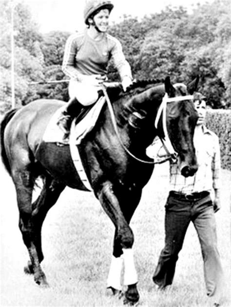 La Jocketa Lomense Marina Lezcano Celebra Su Cumpleaños Uacdra