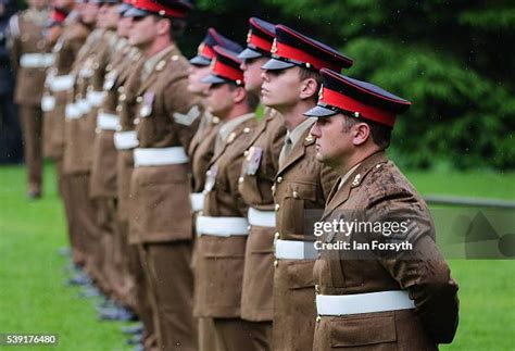 Soldier Salute Photos And Premium High Res Pictures Getty Images