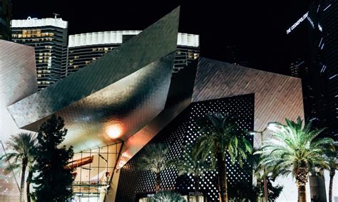 Las Vegas Shopping Guide Big Spenders And Bargain
