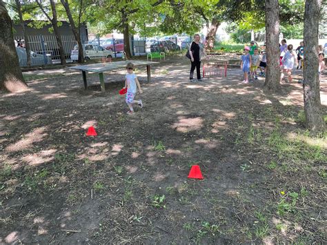 Детски център Всезнайко Остават още търи месеца до края на учебната година в които можете да