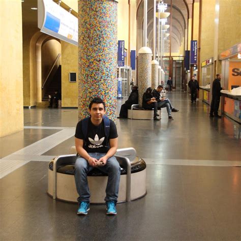 Edwin Hernandez Medium