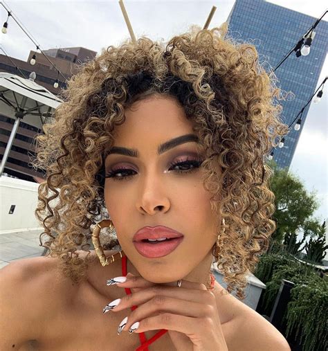 Ava Pearl Biography 27 Photos Age Height Real Name Instagram
