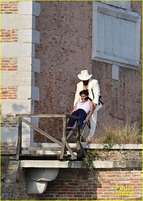 Photo Jason Momoa Gal Gadot Oscar Isaac Film Scene Photo